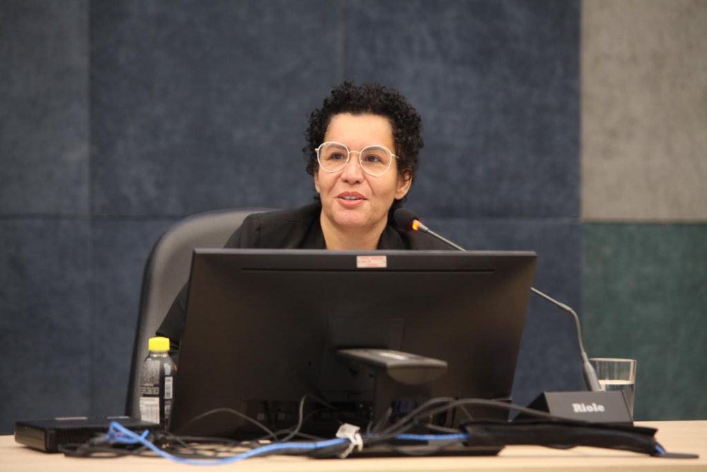 Vereadora de Londrina, Anne da Ada, diz sofrendo perseguição política ...